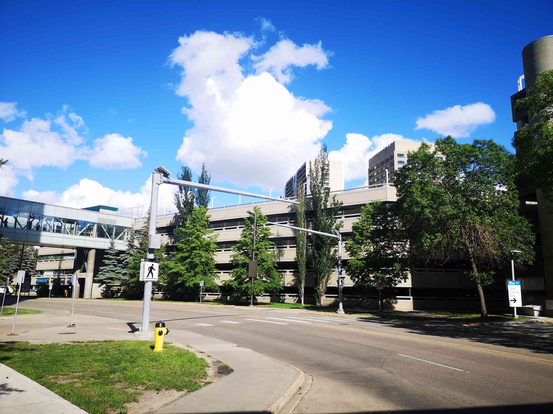 U of A Hospital East Public Parkade Parking